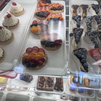 CALVITTO’S PIZZA & BAKERY - Updated January 2026 - 29 Photos & 33 ...