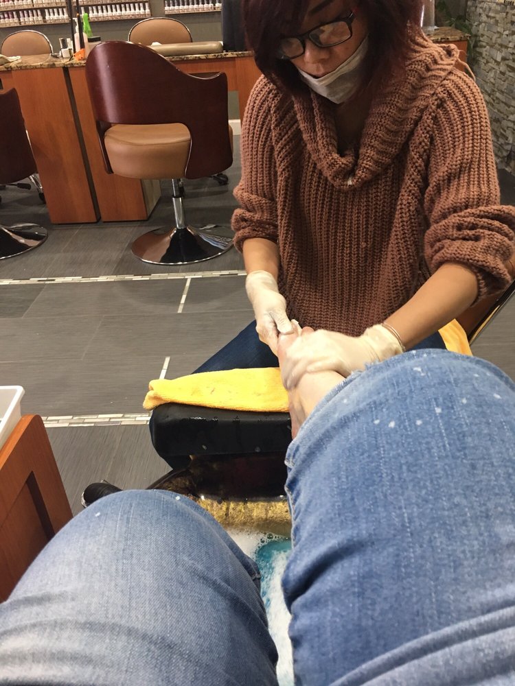 VIP NAILS - Updated May 2026 - 17 Reviews - 525 S Taylor Dr, Sheboygan ...