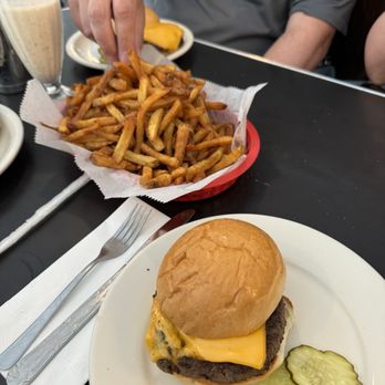 CONVENTION GRILL - Updated March 2025 - 129 Photos & 199 Reviews - 3912 ...