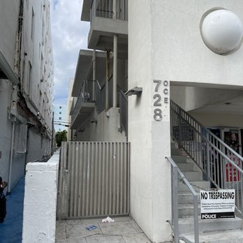 SCARFACE HISTORIC MARKER - Updated December 2025 - 728 Ocean Dr, Miami ...