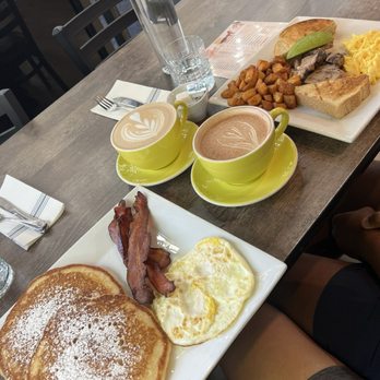 AMERIBRUNCH CAFE - Updated August 2024 - 1708 Photos & 1367 Reviews ...