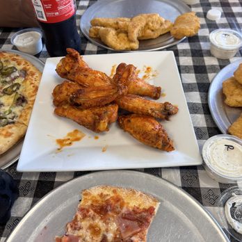 RED ROCK PIZZA - Updated October 2024 - 178 Photos & 334 Reviews - 8455 ...