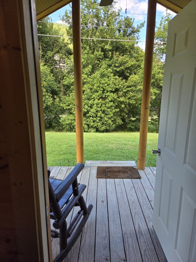 HATFIELD’S HIDEOUT - Updated December 2025 - 27 Photos - 585 River Rd ...