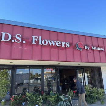 FDS FLOWERS BY MIRIAM - Updated December 2025 - 170 Photos & 37 Reviews ...