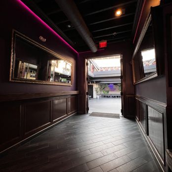 LEVEL TWO BAR & ROOFTOP - Updated December 2025 - 70 Photos & 141 ...