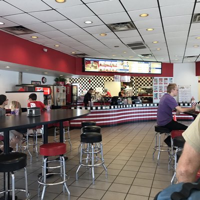 ICEBERG DRIVE INN - 118 Photos & 184 Reviews - 222 E S George Blvd, St ...