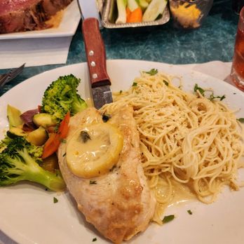 BIG FOOT INN - Updated February 2025 - 46 Photos & 107 Reviews - 11508 ...