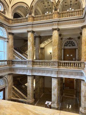 MILWAUKEE PUBLIC LIBRARY - Updated October 2025 - 140 Photos & 33 ...