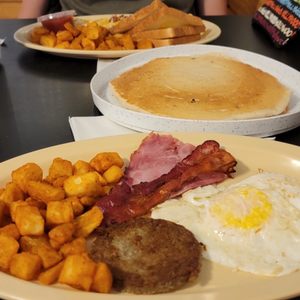 ABENDIGO’S GRILL & PATIO - Updated February 2025 - 222 Photos & 369 ...