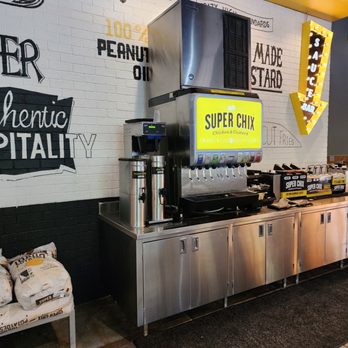 SUPER CHIX - Updated October 2025 - 80 Photos & 88 Reviews - 401 City ...