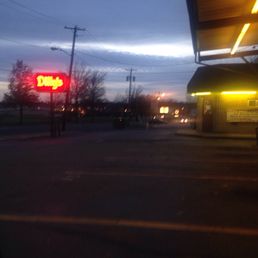 DILLY’S DRIVE-IN - Updated July 2025 - 24 Photos & 36 Reviews - 1921 ...