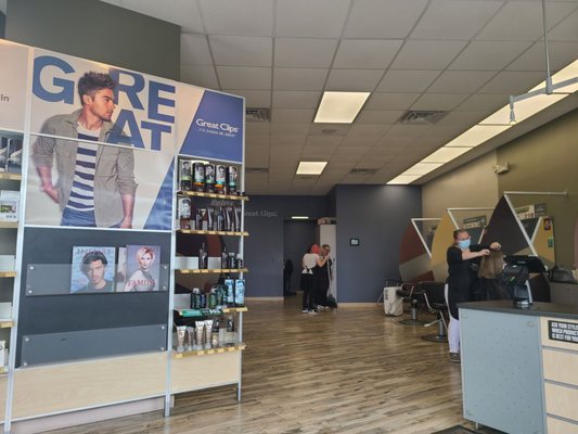 GREAT CLIPS - Updated June 2025 - 15 Photos & 18 Reviews - 248 S ...