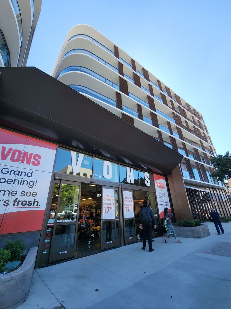 VONS - Updated November 2025 - 111 Photos & 231 Reviews - 710 Broadway ...