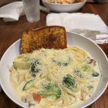 PRESTO PASTA - Updated December 2025 - 212 Photos & 285 Reviews - 5722 ...