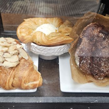 BURNT UMBER COFFEE FT. PETALS & POISON TEA ROOM - Updated July 2024 ...