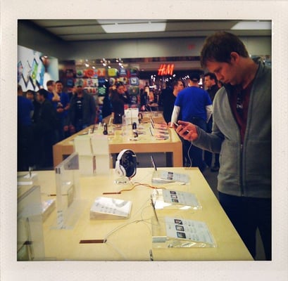 APPLE STORE - CALGARY - Updated February 2025 - 30 Photos & 67 Reviews ...