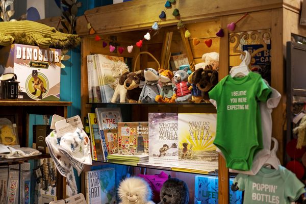 STEELING HOME - Updated December 2025 - 15 Photos & 30 Reviews - 1010 ...