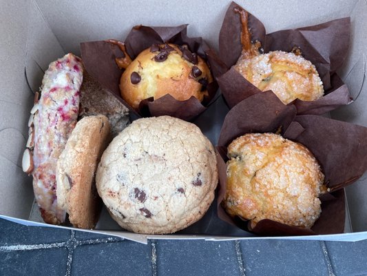 CARDINAL CAKES & COFFEE - Updated August 2025 - 68 Photos & 20 Reviews ...