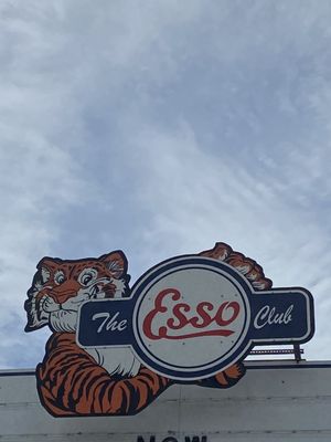 THE ESSO CLUB - Updated July 2025 - 84 Photos & 127 Reviews - 129 Old ...