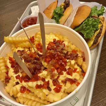 SHAKE SHACK LAS VEGAS - NYNY HOTEL - Updated October 2024 - 6522 Photos ...