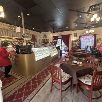 MON PARIS COFFEE SHOP & BAKERY - Updated October 2025 - 207 Photos ...