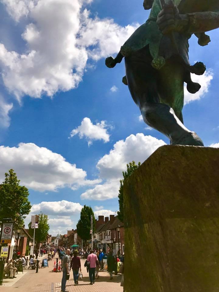THE JESTER STATUE - Updated October 2025 - Henley Street, Stratford ...