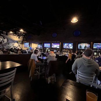 FLOWING TIDE PUB 10 - Updated March 2025 - 69 Photos & 42 Reviews ...