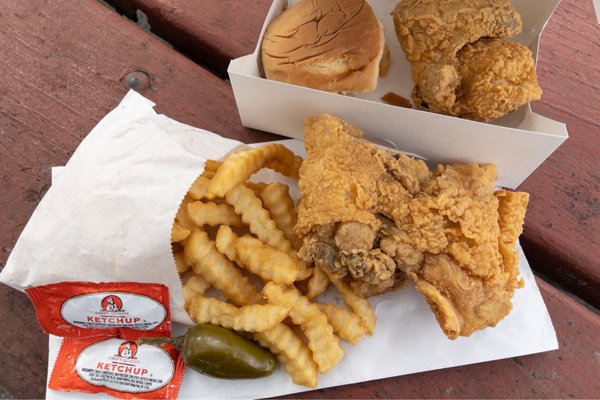 CHE’S CHICKEN & BURGERS - 70 Photos & 118 Reviews - 4303 S Presa St ...