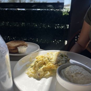 BUTTERS PANCAKES & CAFE - MAYO BLVD - Updated March 2025 - 562 Photos ...