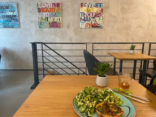 GLÜCKLICH, DAS KLEINE KUNST-CAFÉ UND TAPAS RESTAURANT - Updated August ...