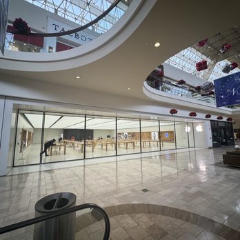 APPLE - CHESTNUT HILL - Updated December 2025 - 34 Photos & 235 Reviews ...