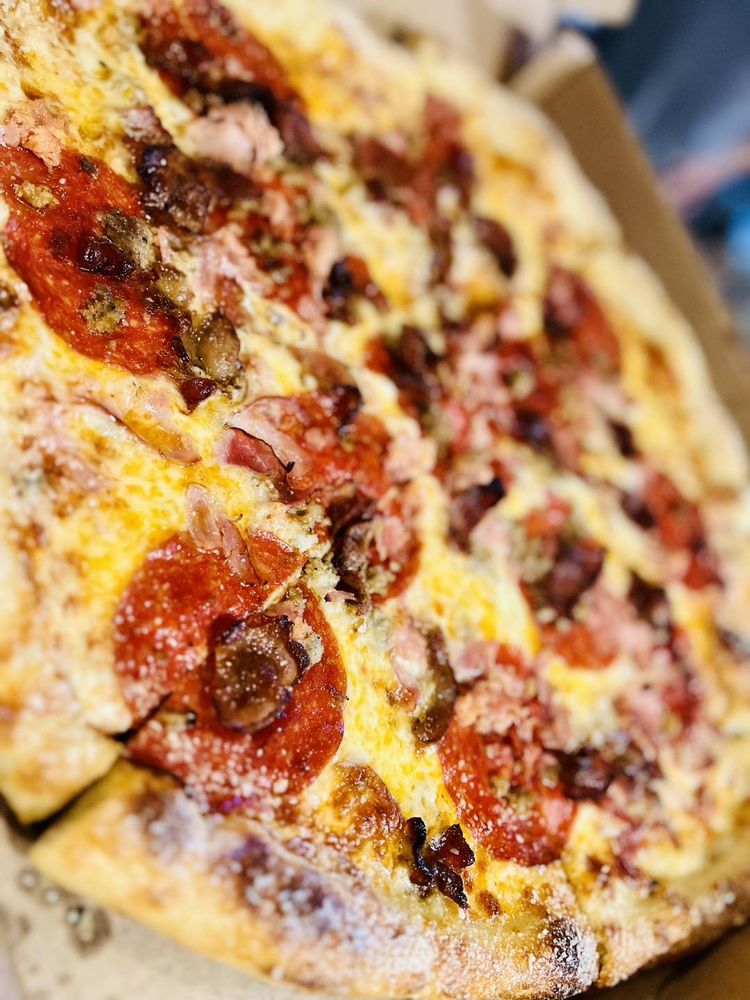 CALLAWAY SLICE HOUSE - Updated October 2025 - 19 Photos - 331 N Bob ...