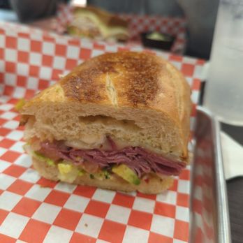 KNOCKOUT DELI & KITCHEN - Updated July 2024 - 76 Photos & 74 Reviews ...