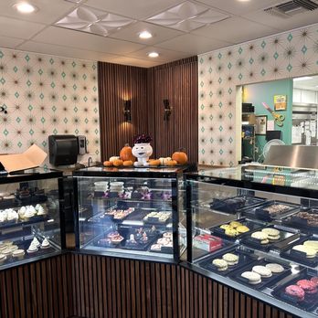 DOS CHRIS’ BAKERY & CHARCUTERIE - Updated August 2025 - 207 Photos ...