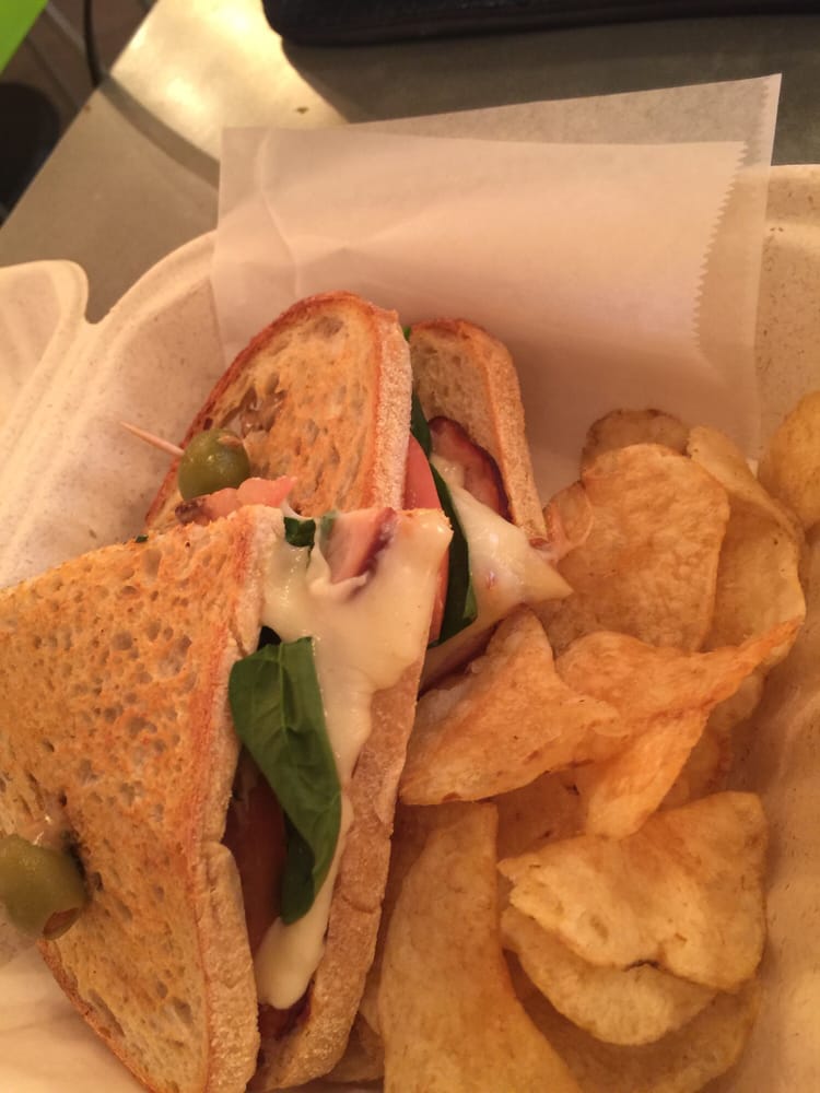 FRESHMART - Updated March 2025 - Carolina Commercial Park, Carolina ...