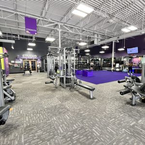 PLANET FITNESS - Updated December 2025 - 41 Photos & 21 Reviews - 180 ...