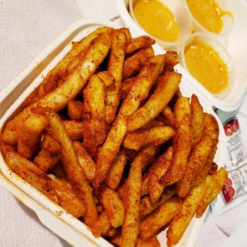 BIRDIES HOT CHICKEN - Updated December 2025 - 111 Photos & 83 Reviews ...