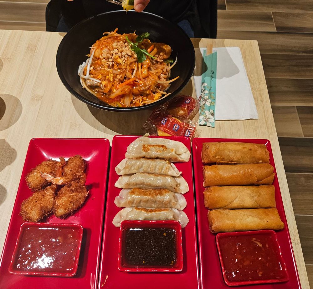 CHOW LUCKY NOODLE BAR - Updated July 2025 - 11 Photos - 5899 Rama Road ...