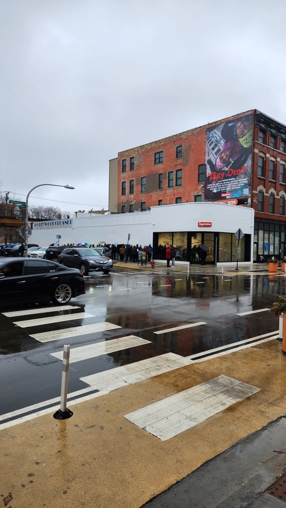 SUPREME - Updated July 2025 - 15 Photos & 13 Reviews - 1438 N Milwaukee ...