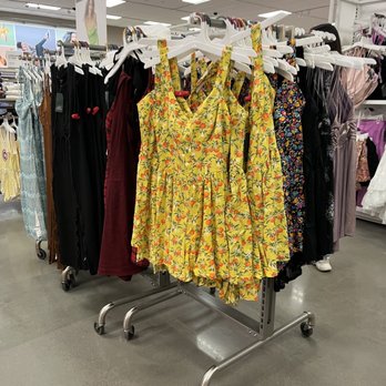 TARGET - Updated July 2024 - 563 Photos & 451 Reviews - 298 W McKinley ...