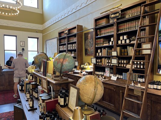 SCENT LIBRARY - Updated August 2025 - 39 Photos & 14 Reviews - 314 W ...