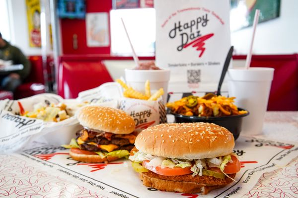 HAPPY DAZ - Updated October 2025 - 50 Photos & 21 Reviews - 911 E Wayne ...