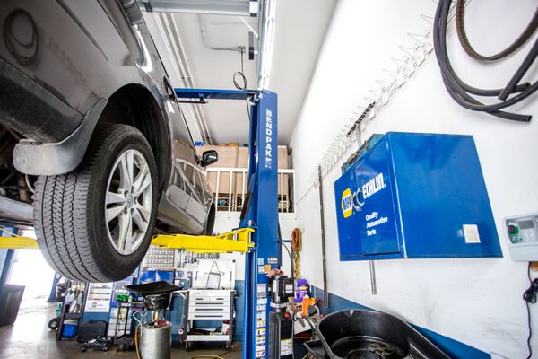 BOB’S SERVICE CENTER - Updated January 2025 - 68 Photos & 31 Reviews ...