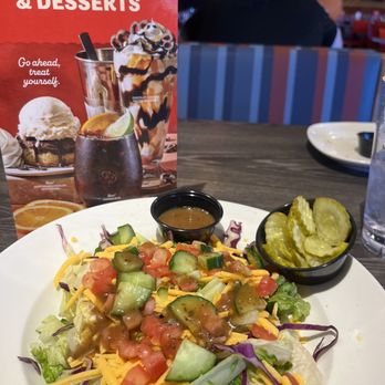 RED ROBIN GOURMET BURGERS AND BREWS - Updated July 2025 - 139 Photos ...