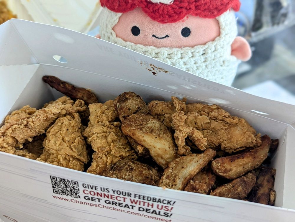 CHAMPS CHICKEN - Updated October 2025 - 15 Photos - 420 South Wanapum ...