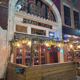 GRAND TRUNK PUB - Updated April 2025 - 418 Photos & 684 Reviews - 612 ...