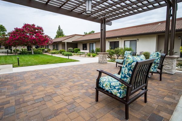 PARK VISALIA ASSISTED LIVING & MEMORY CARE - 32 Photos - 3939 W Walnut ...
