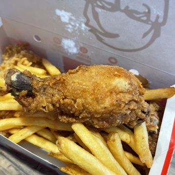 KFC - Updated September 2025 - 129 Photos - 125 - 8555 Sea Island Way ...
