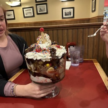 MAYBERRY ICE CREAM RESTAURANTS - Updated January 2026 - 96 Photos & 103 ...