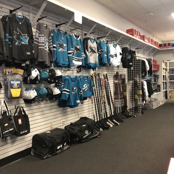 SHARKS ICE AT FREMONT - Updated December 2025 - 64 Photos & 96 Reviews ...